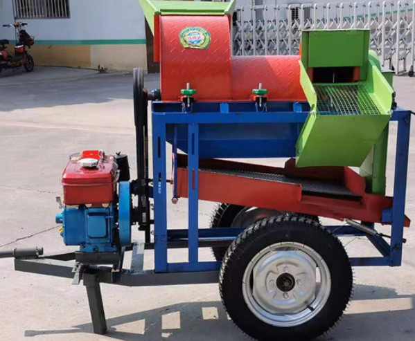 UGT-10 Corn Husking and Shelling Machine
